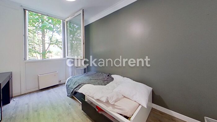 Appartement à louer - Cergy, Orée du Bois - 5 pièces - 4 chambres