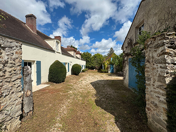 Bazoches-sur-Guyonne : Maison 8 pièces à vendre