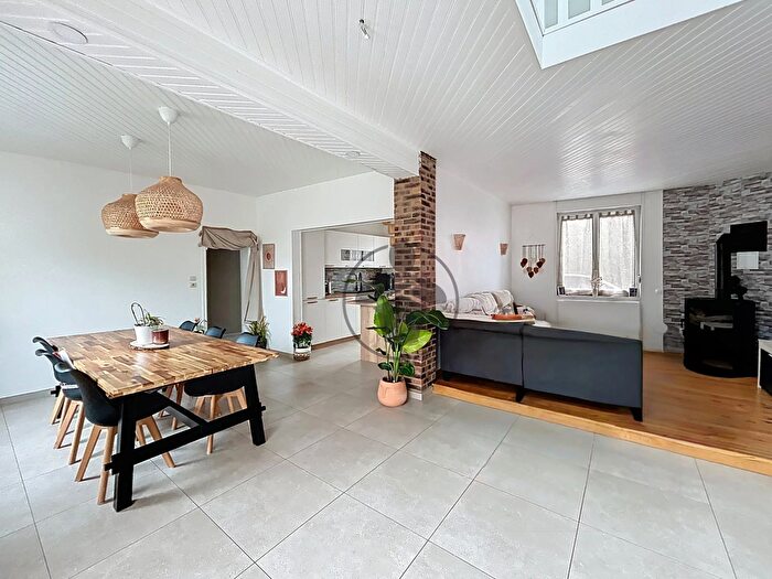 Maison à vendre - Montbrehain - 6 pièces - 4 chambres