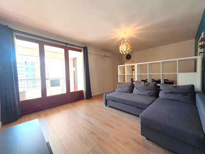 Appartement à louer - Avignon - 2 pièces - 1 chambre