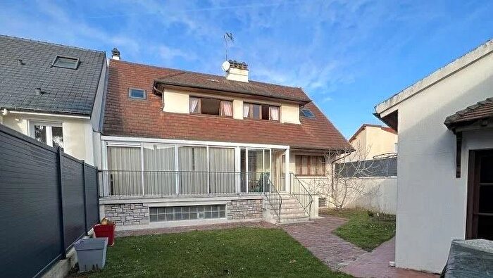 Chevilly-Larue, Bretagne : Maison 8 pièces à louer
