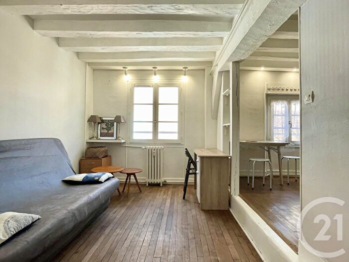 Chartres, Centre-ville : Appartement 1 pièce à louer