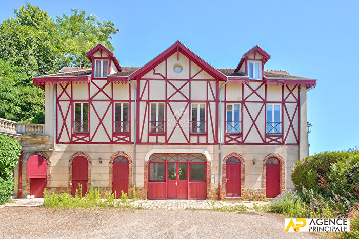 Maison à vendre - Le Mesnil-le-Roi - 7 pièces - 4 chambres