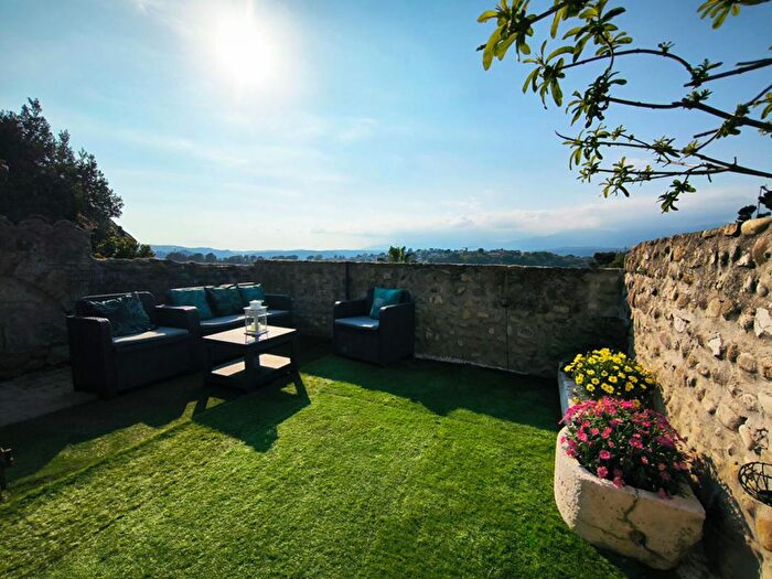 Cagnes-sur-Mer, Haut de Cagnes - Maison 3 pièces à vendre