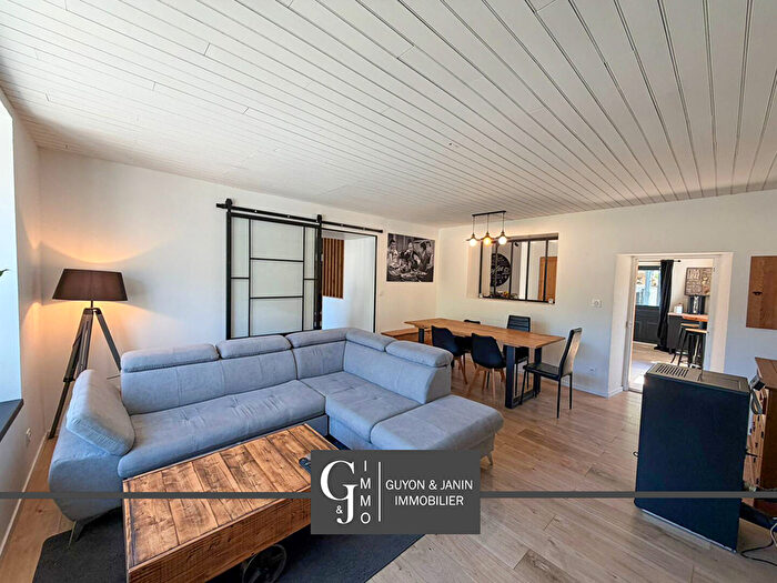 Maison 5 pièces à Condal, à vendre