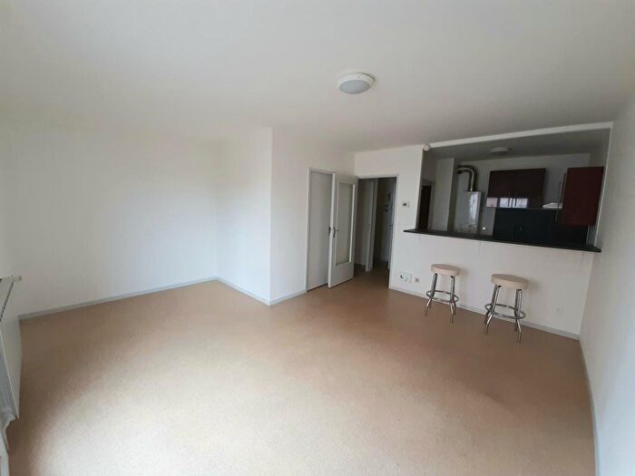 Montbrison, Centre-ville - Appartement 1 pièce à louer