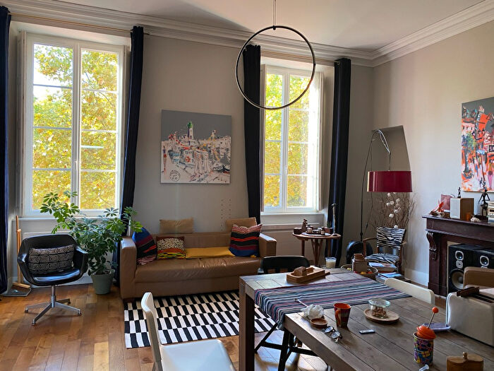 Maisons à vendre et appartements à louer - 1