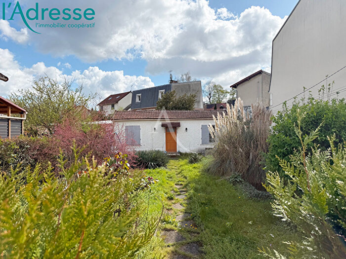 Maison à vendre - Noisy-le-Grand, Nord - 3 pièces - 2 chambres