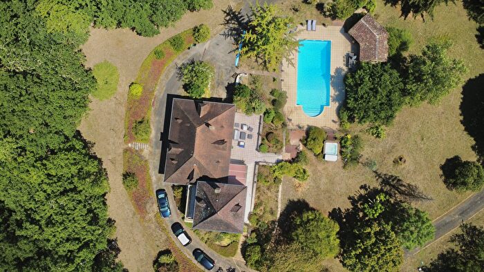 Le Bugue : Maison 9 pièces à vendre