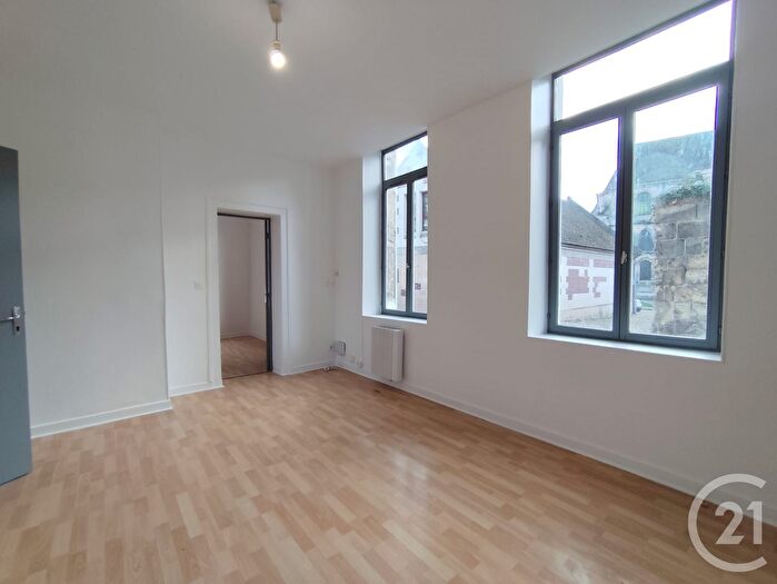 Appartement à louer - Noyon, Centre-ville - 3 pièces - 1 chambre