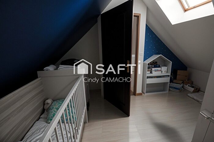 Maison à vendre - Poix-de-Picardie - 8 pièces - 3 chambres