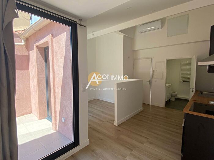 Appartement à louer - Centre Ville-Peyron, La Seyne-sur-Mer - 1 pièce