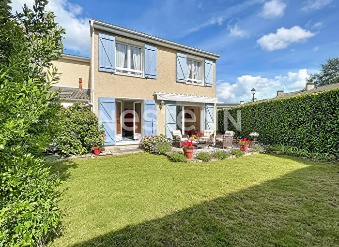 Montigny-le-Bretonneux, Le Village - Maison 7 pièces à vendre