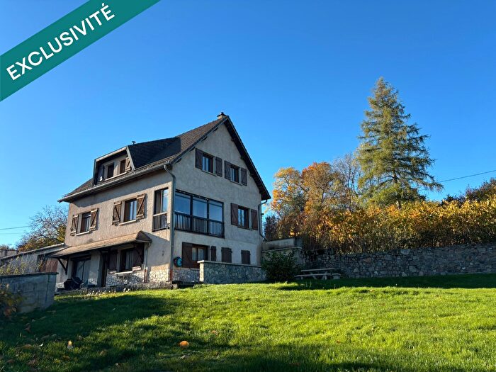 Maison à vendre - Saint-Priest-la-Prugne - 8 pièces - 5 chambres