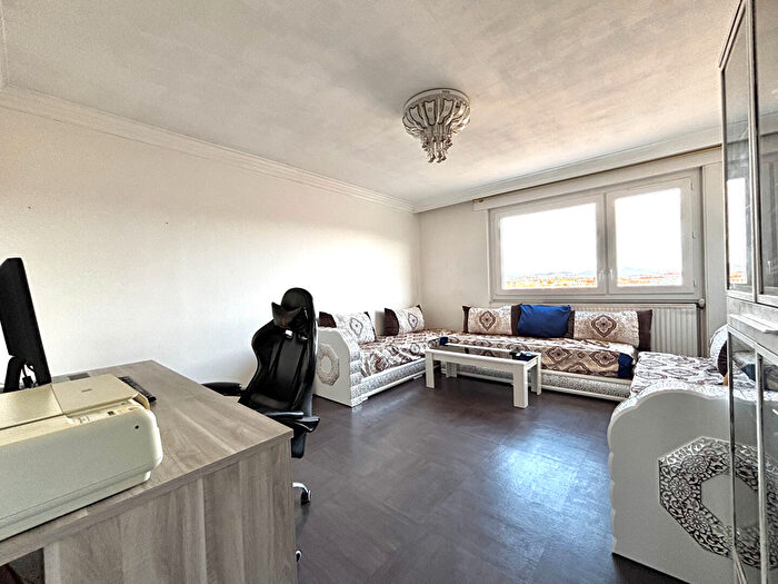 Appartement à vendre - Saint-Étienne, Crêt de Roc - 3 pièces - 2 chambres