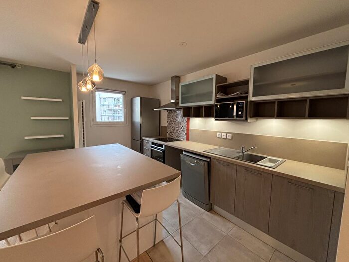 Orléans, La Madeleine, Saint-Laurent : Appartement 3 pièces à louer
