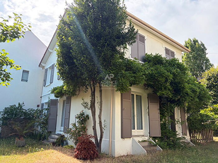 Maison 5 pièces à Maisons-Laffitte, Centre-ville, à louer