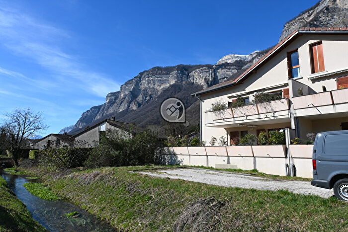 Appartement à vendre - Lumbin - 4 pièces - 3 chambres