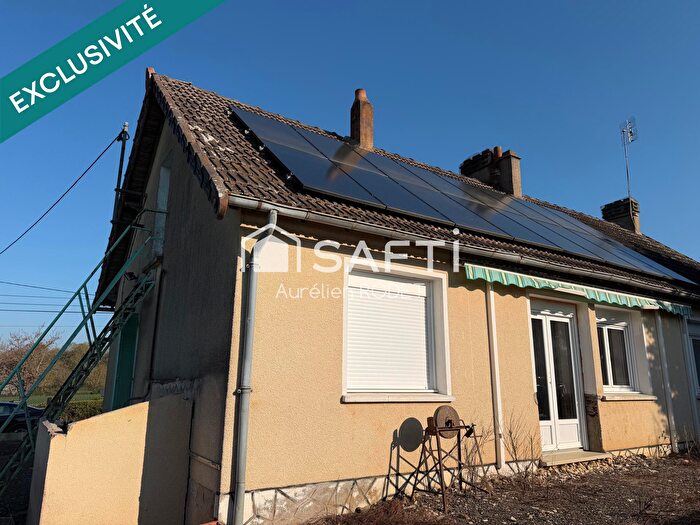 Maison 5 pièces à Guilly, à vendre