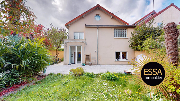 Vélizy-Villacoublay, Le Clos : Maison 5 pièces à vendre