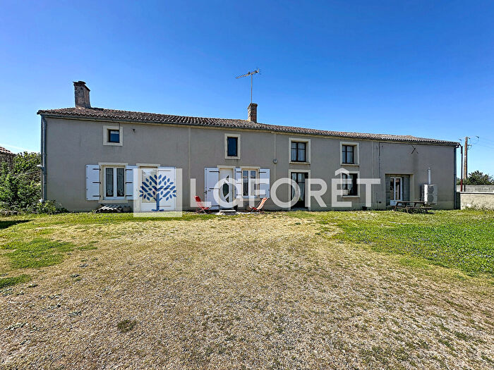 Maison 5 pièces à vendre à Doux
