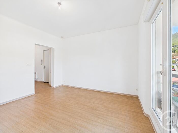 Appartement à louer - Toulon, Beaulieu - 3 pièces - 2 chambres