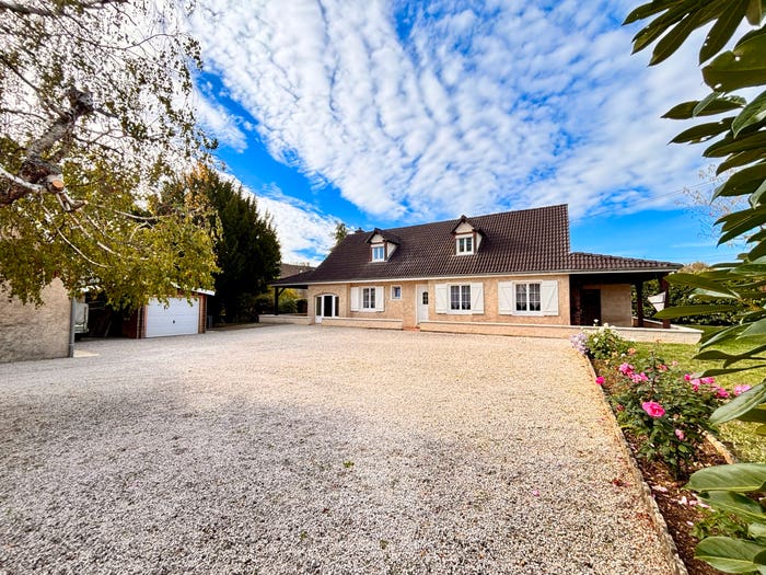 Maison 7 pièces à Saint-Désert, à vendre