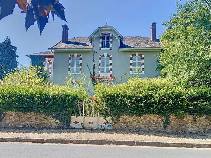 Maison à vendre - Lubersac - 7 pièces - 5 chambres