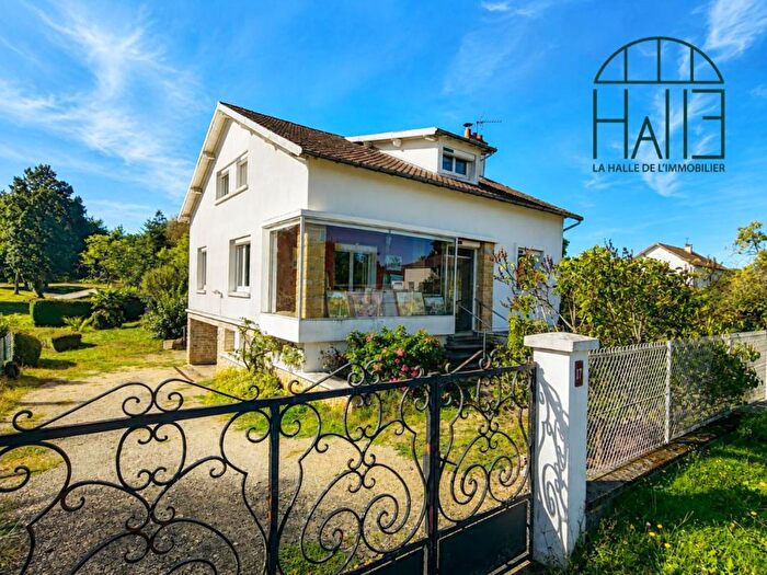 Saint-Yrieix-la-Perche : Maison 5 pièces à vendre
