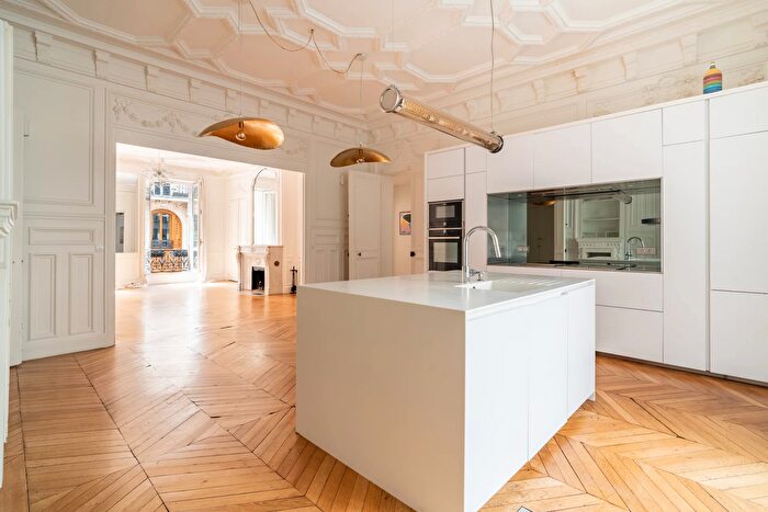 Appartement 5 pièces à Paris 8ème, Mairie, à vendre