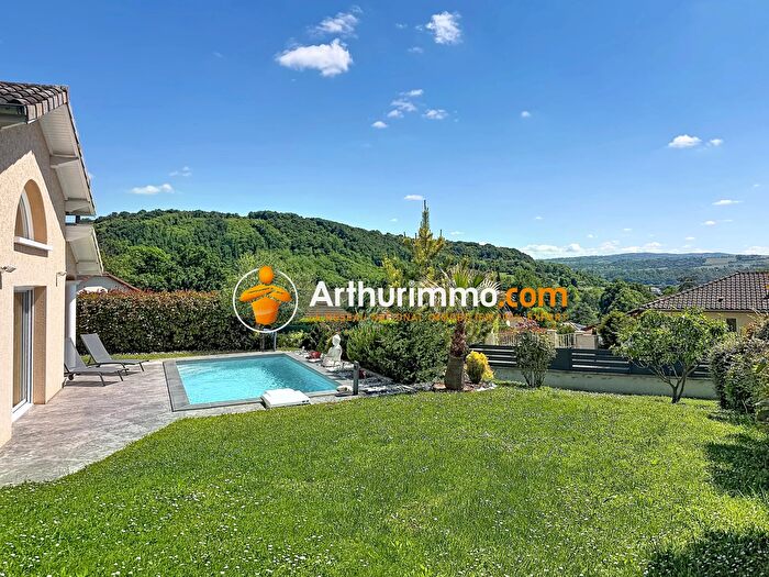 Bourgoin-Jallieu : Maison 5 pièces à vendre