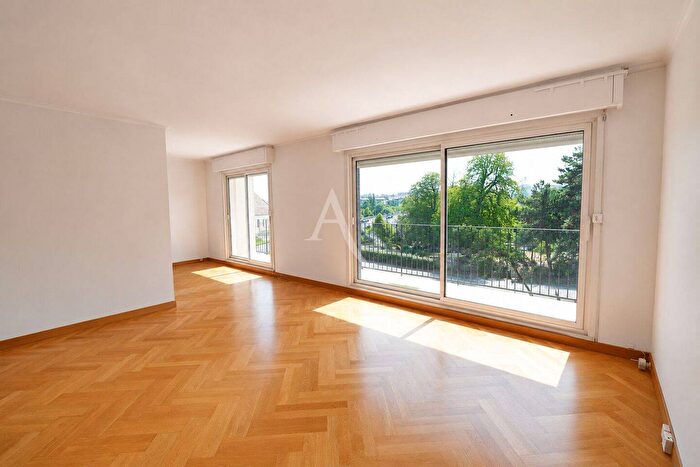 Appartement 5 pièces à Gare, Chatou, à louer