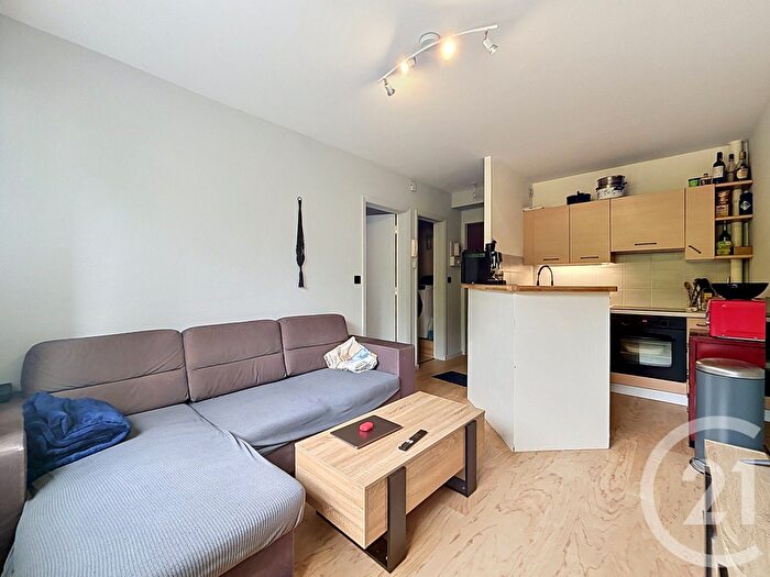 Appartement à louer - Châtel-Guyon - 2 pièces - 1 chambre