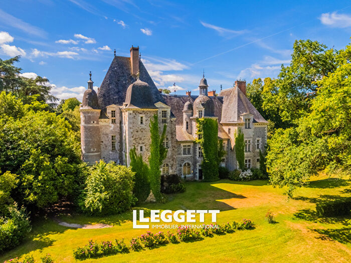 Maison 20 pièces à Chazé-sur-Argos, à vendre