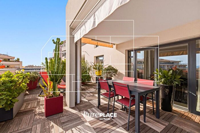 Appartement à vendre - Menton, Hôtel de Ville, Vieille Ville, Musée, Madone, Carnolès - 4 pièces