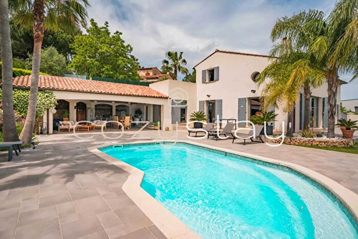 Maison 5 pièces à vendre à Valbonne