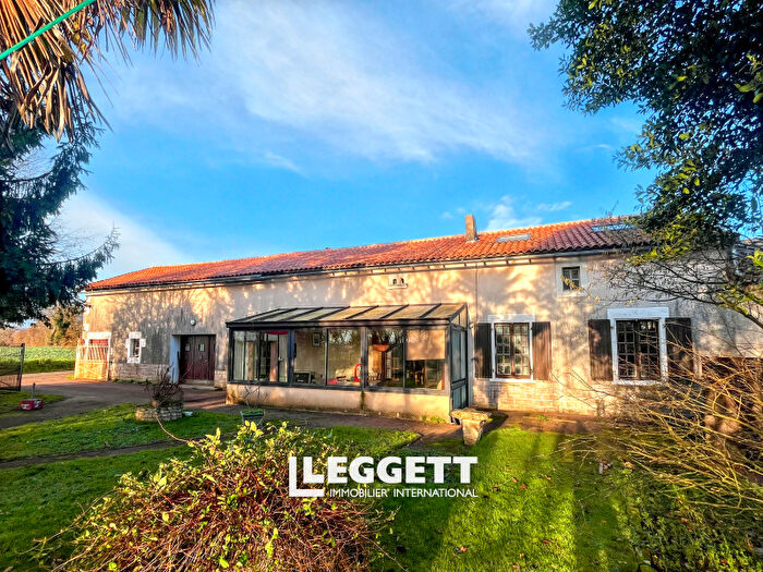 Maison à vendre - Montjean - 9 pièces - 5 chambres