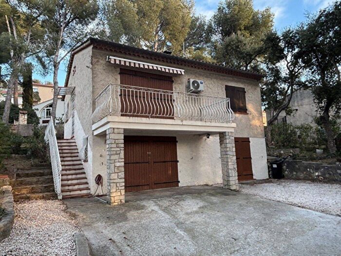Maison à louer - Tante Victoire, Six-Fours-les-Plages - 4 pièces - 3 chambres