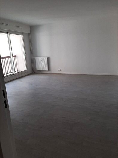 Centre Ville, Suresnes : Appartement 3 pièces à louer