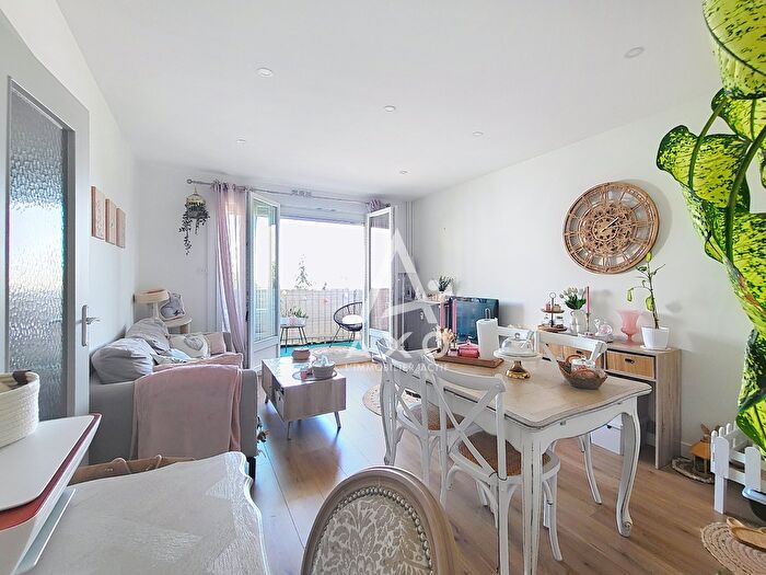 Dijon, Les Gènois : Appartement 2 pièces à louer