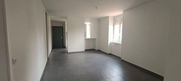 Appartement 3 pièces à louer - Néronde