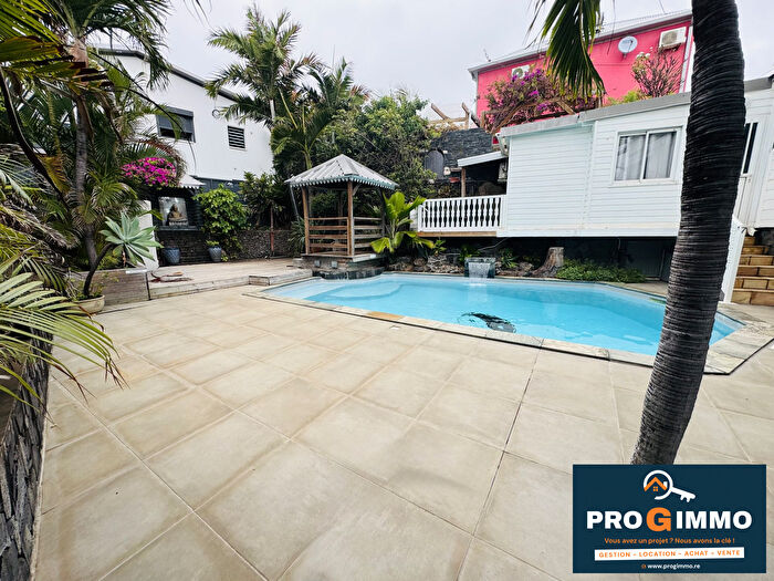 Appartement à vendre - Saint-Pierre, Terre Sainte, Université - 2 pièces - 1 chambre