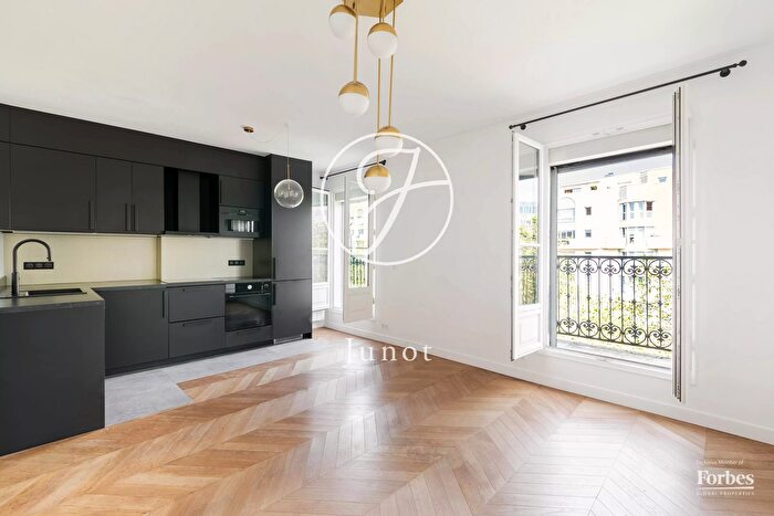 Appartement 2 pièces à Paris 10ème, Goncourt, Canal Saint-Martin, à vendre