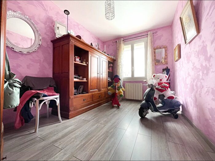 Maison à vendre - Vitrolles, Centre-ville, Roucas, Les Pins, Le Liourat - 4 pièces - 3 chambres