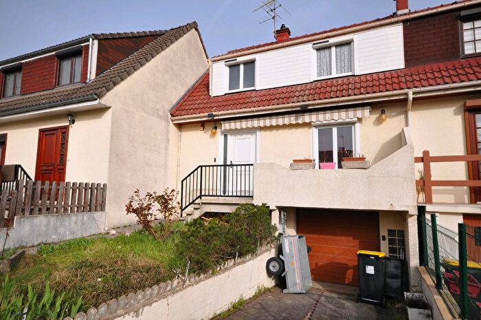 Maison à vendre - Boissy-sous-Saint-Yon - 5 pièces - 3 chambres