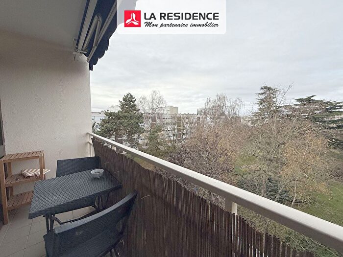 Vélizy-Villacoublay, Le Mail : Appartement 1 pièce à vendre