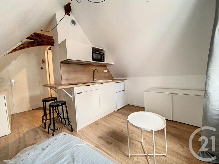 Appartement 1 pièce à Troyes, Cathédrale, à louer