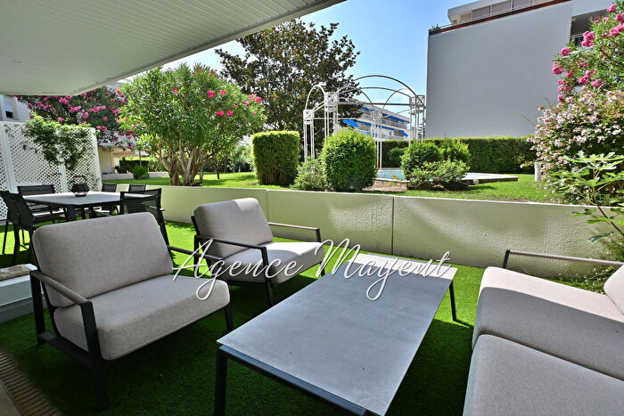 Cannes, Pointe Croisette : Appartement 2 pièces à vendre