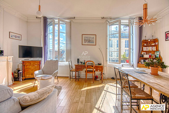 Appartement 4 pièces à Versailles, Notre Dame, à vendre