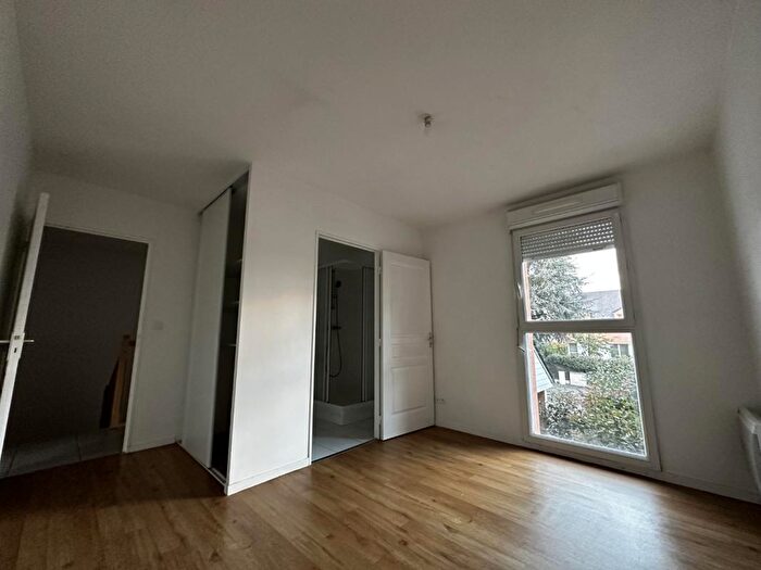 Maison 4 pièces à louer à Saint-Denis-de-l'Hôtel
